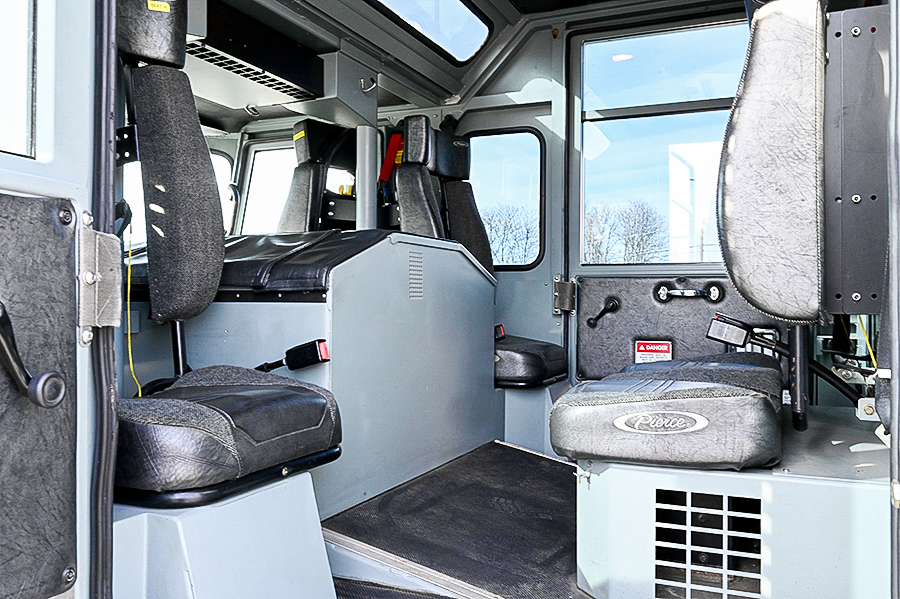 SOLD SOLD SOLD 2001 Pierce Non Walk-In Heavy Rescue - Command Fire ...