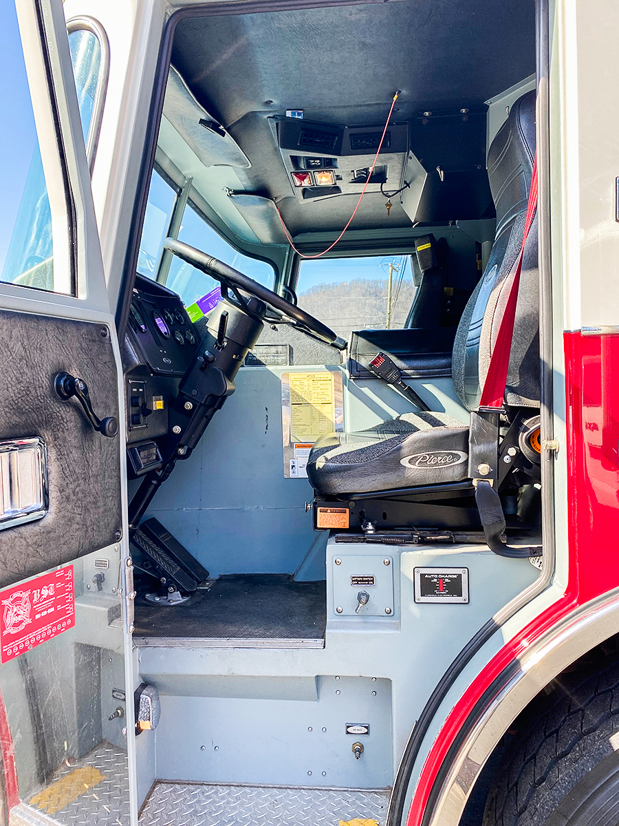 SOLD SOLD SOLD 2001 Pierce Non Walk-In Heavy Rescue - Command Fire ...