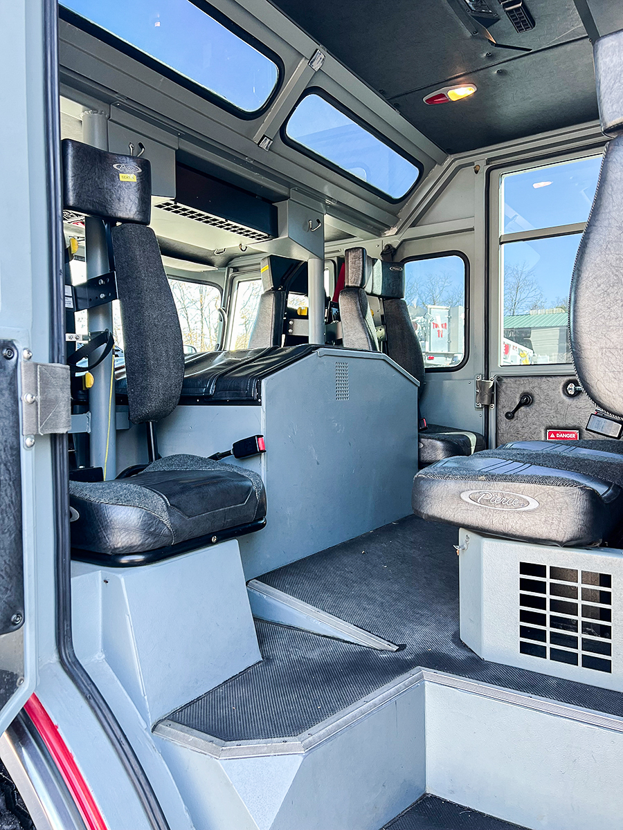 SOLD SOLD SOLD 2001 Pierce Non Walk-In Heavy Rescue - Command Fire ...