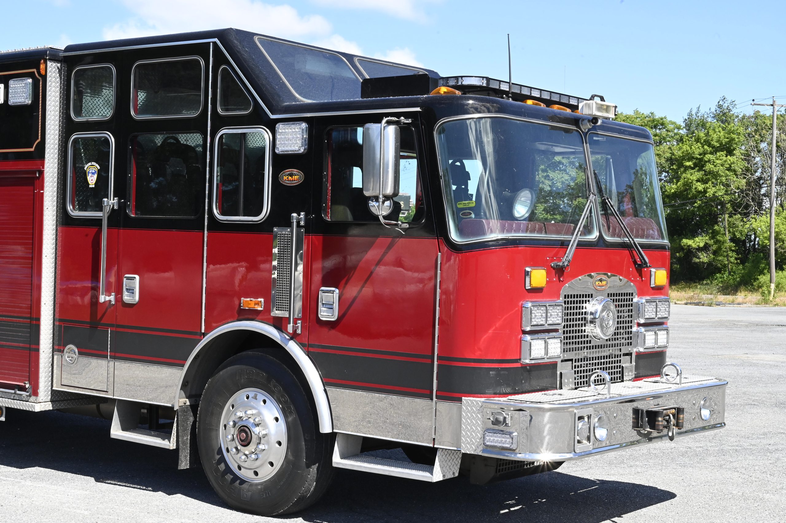SOLD SOLD SOLD 2002 KME Non Walk-In Heavy Rescue with Cascade - Command ...