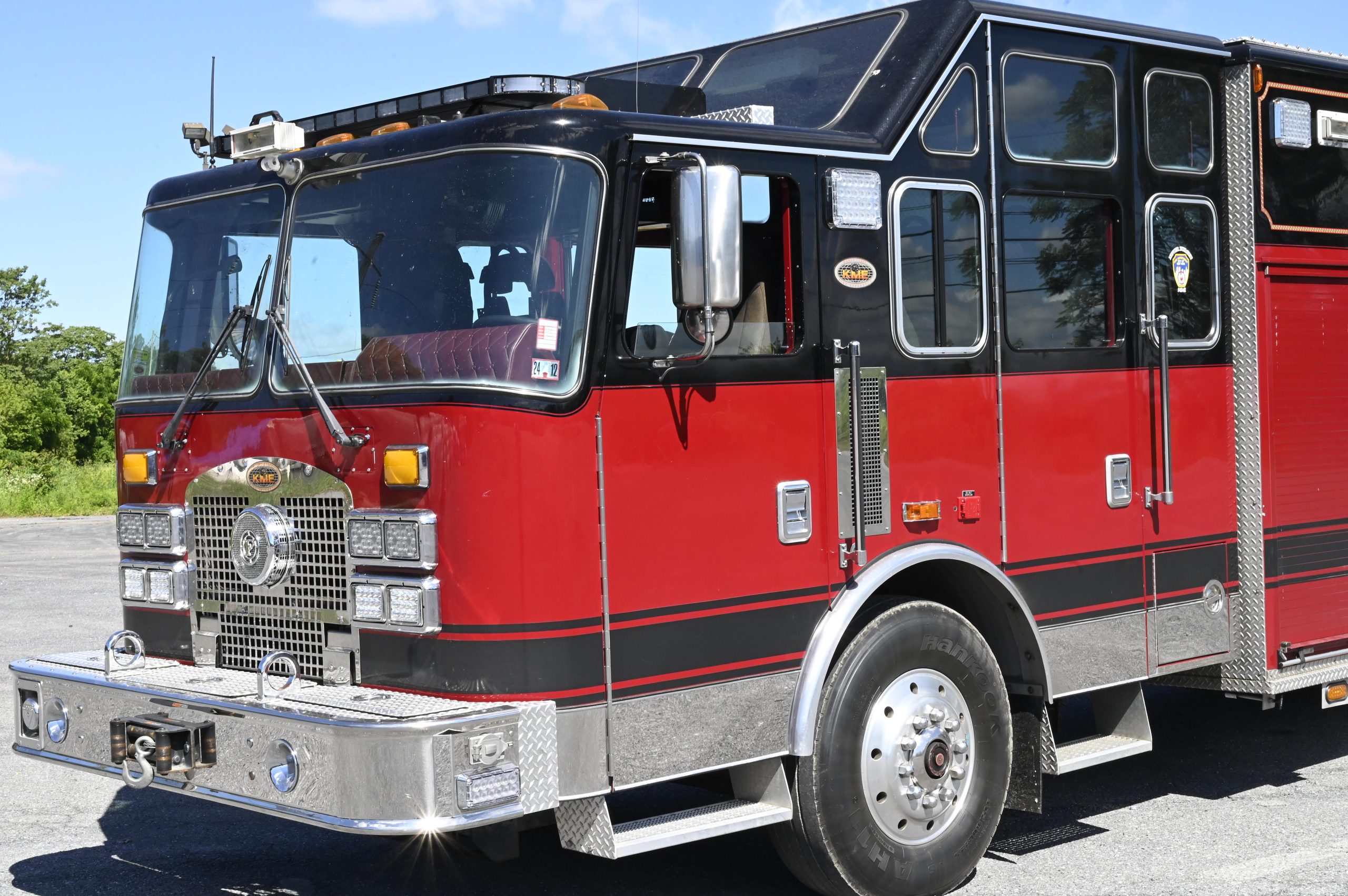 SOLD SOLD SOLD 2002 KME Non Walk-In Heavy Rescue with Cascade - Command ...