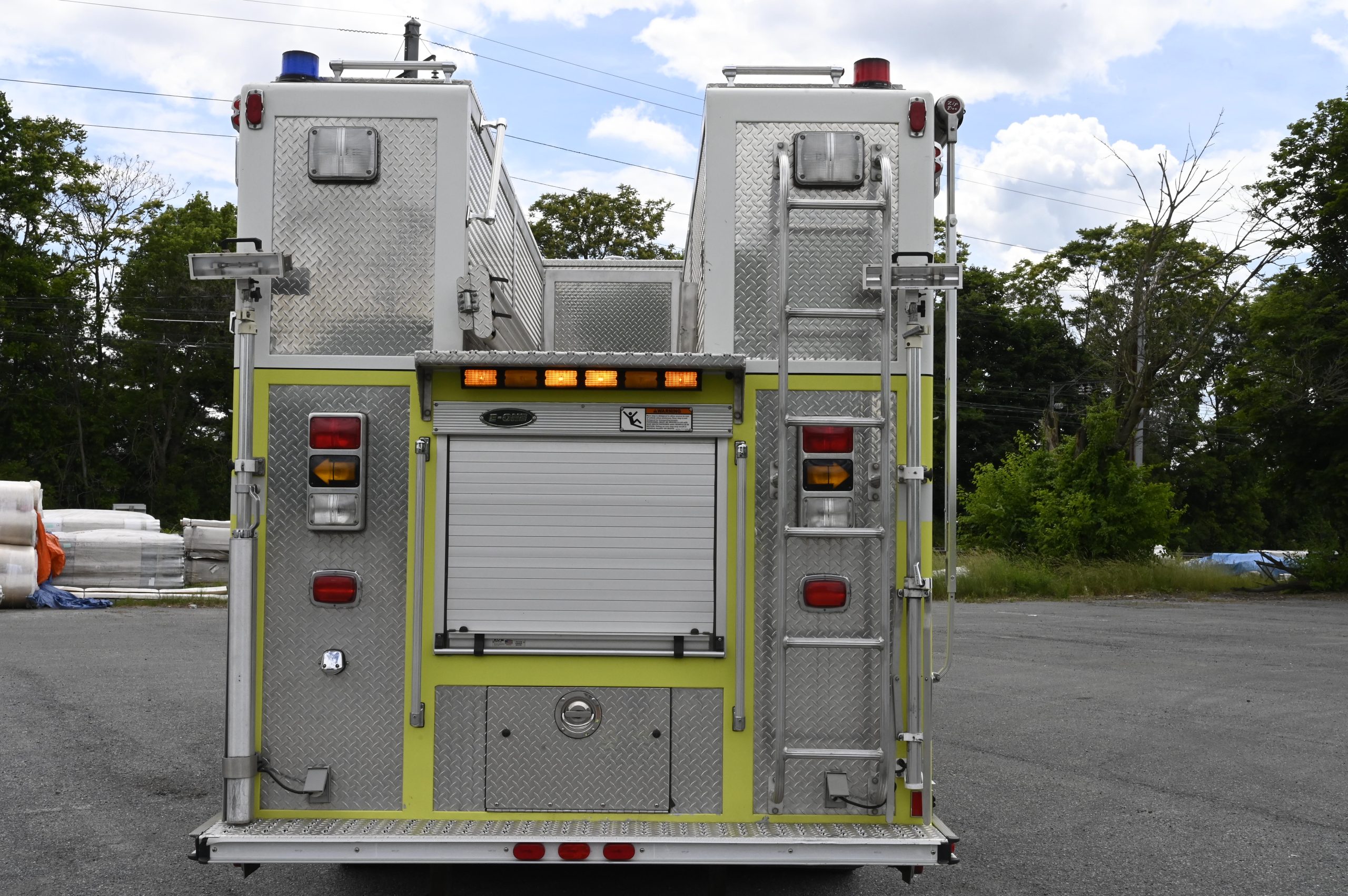 1998 E-One Non Walk-In Heavy Rescue with Cascade - Command Fire ...