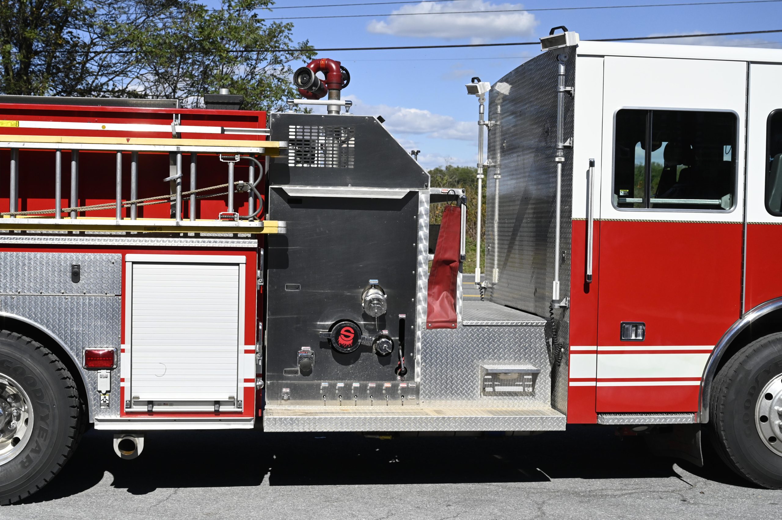 sold sold sold 2010 Sutphen 1500/500 Rescue Pumper - Command Fire ...