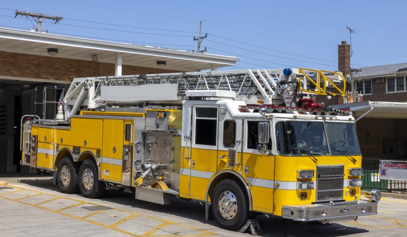 SOLD SOLD SOLD 2002 Pierce 105' Aerial Quint - Command Fire Apparatus LLC