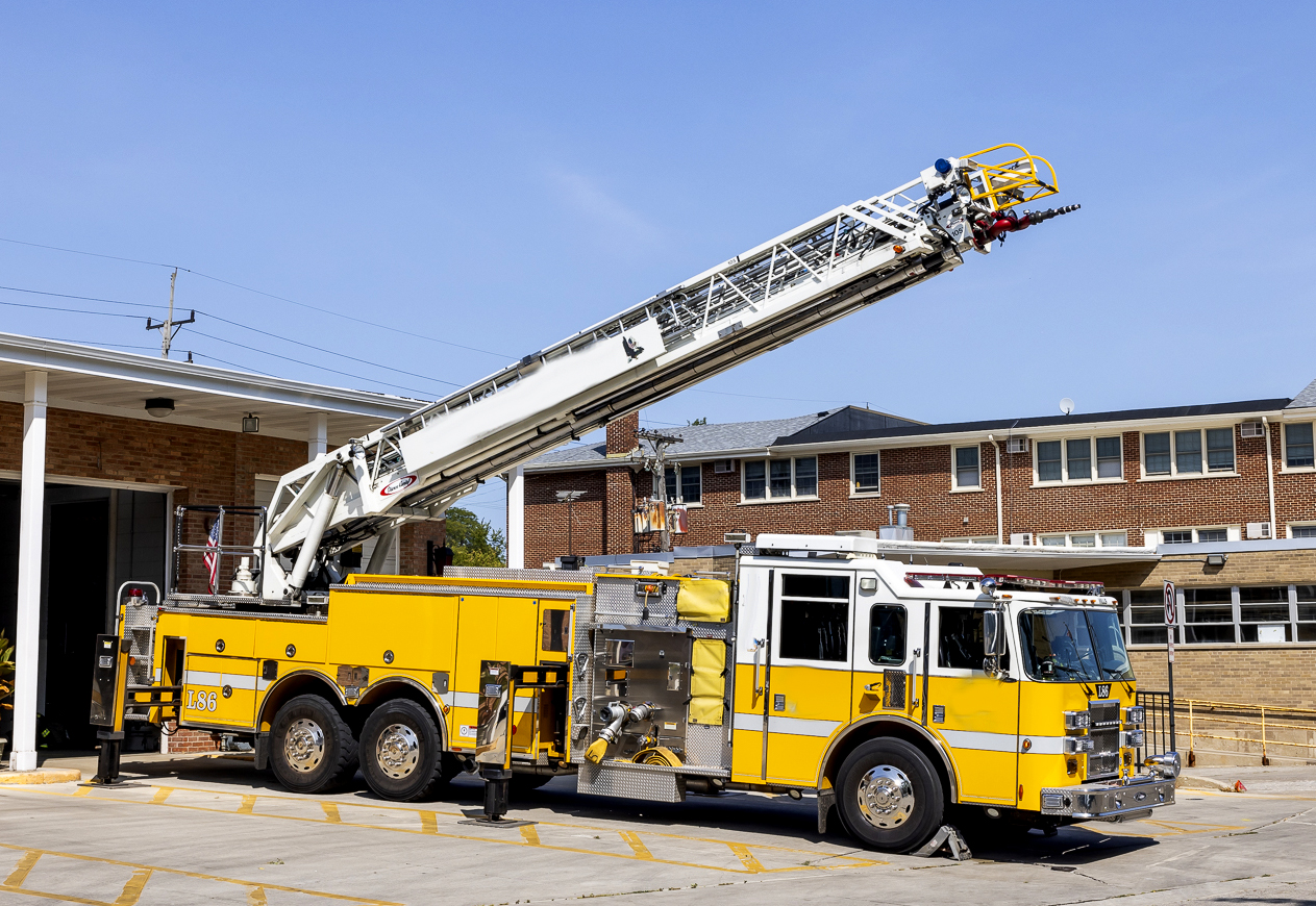 SOLD SOLD SOLD 2002 Pierce 105' Aerial Quint - Command Fire Apparatus LLC