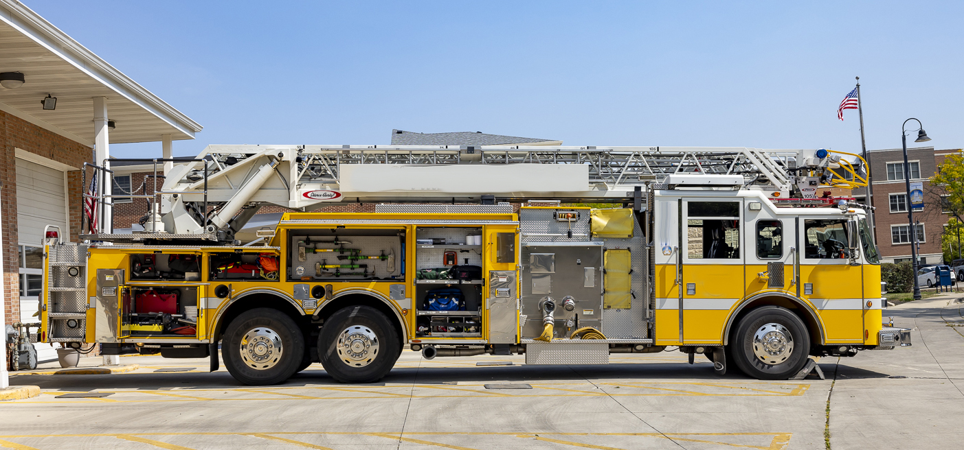 SOLD SOLD SOLD 2002 Pierce 105' Aerial Quint - Command Fire Apparatus LLC