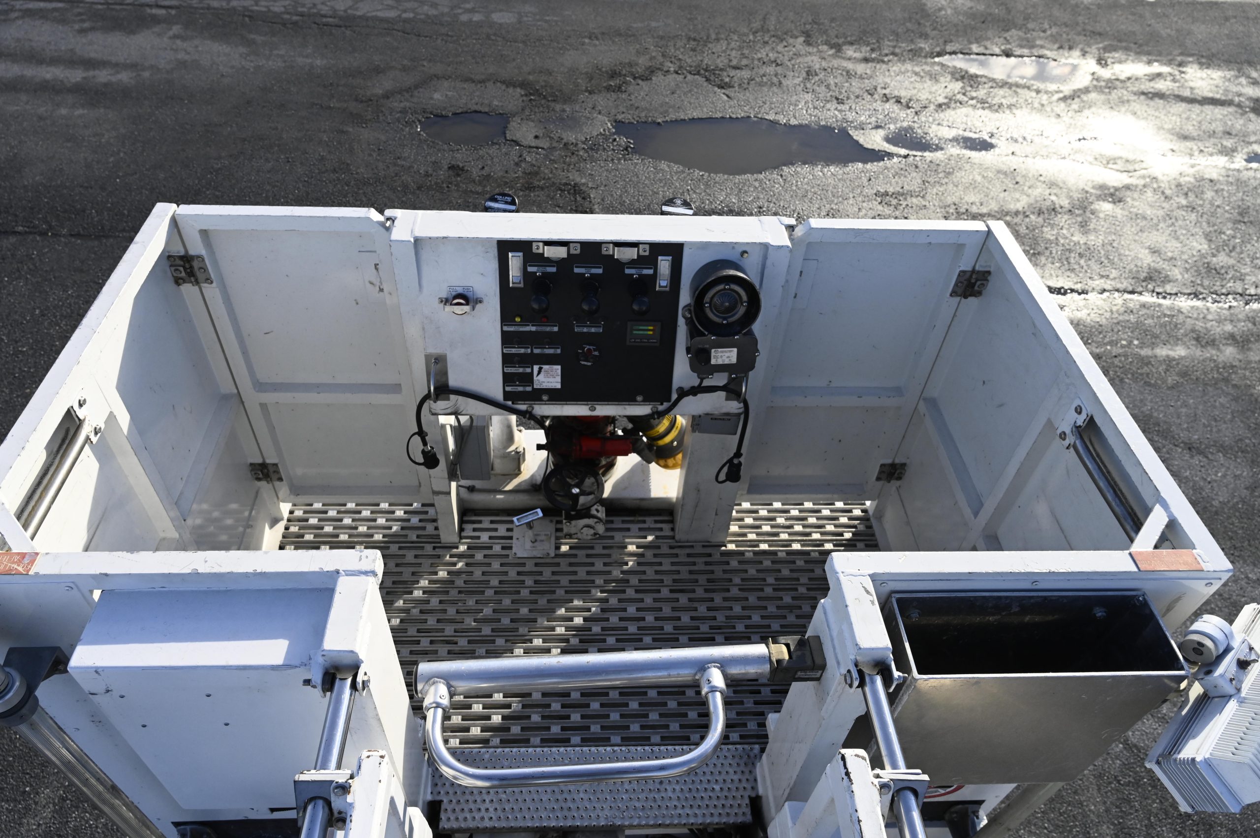 SOLD SOLD SOLD 2002 HME 110' Aerial Platform Quint - Command Fire ...