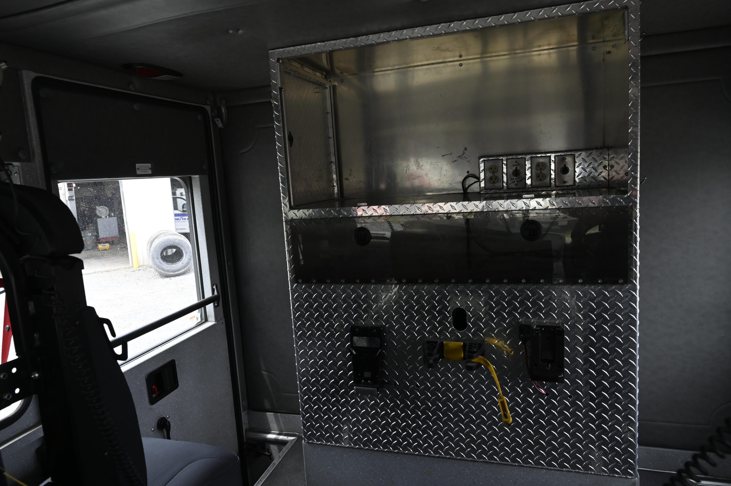 SOLD SOLD SOLD 2008 Spartan Rescue 1 Walk Around Rescue with light ...